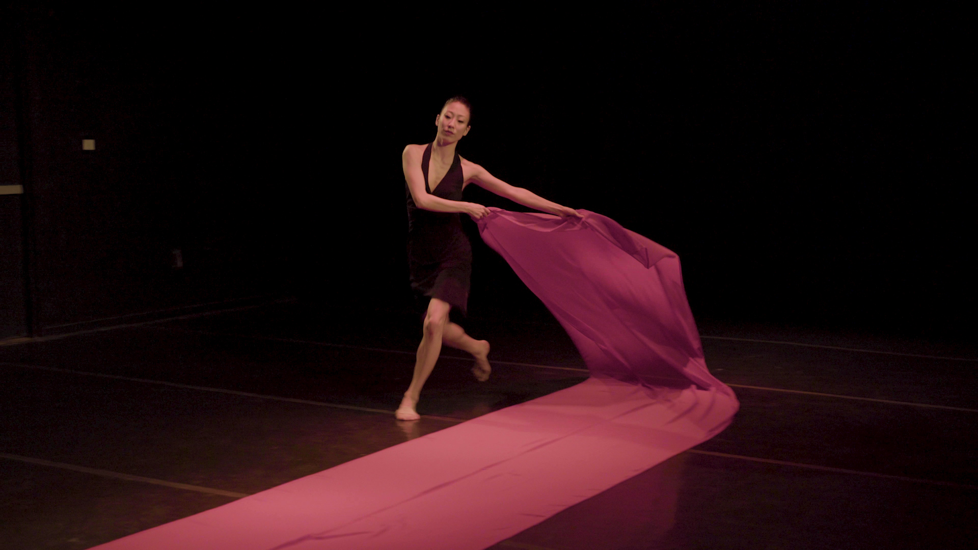 Heidi Sutherland – Mitzi Adams