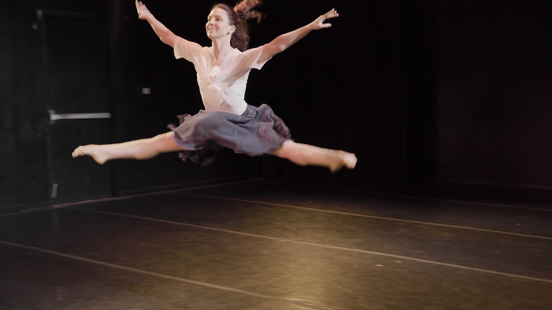 Heidi Sutherland – Mitzi Adams